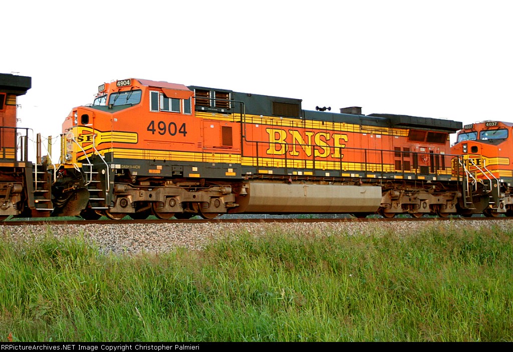 BNSF 4904